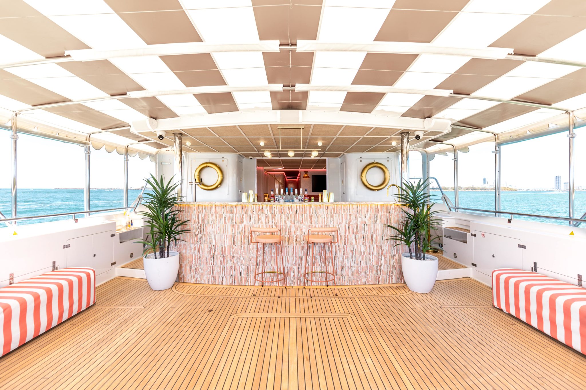 Yacht Charter Gold Coast, Brisbane | Crystal Blue Yacht Charters