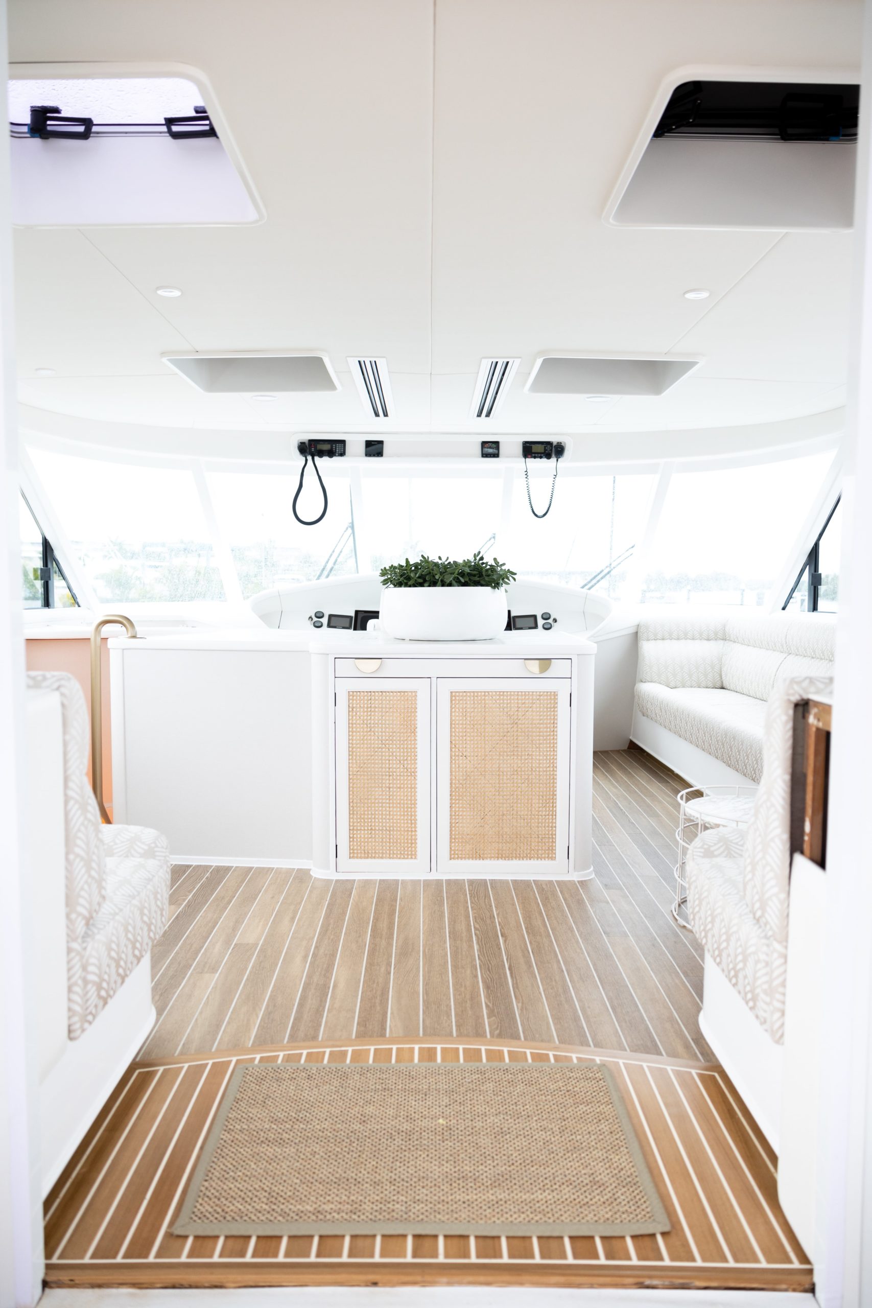 YOT VICE - Crystal Blue Yacht Charters